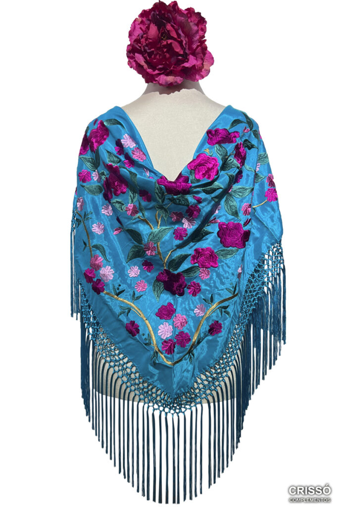 Mantones bordados archivos - Página 7 de 9 - Crissó Complementos